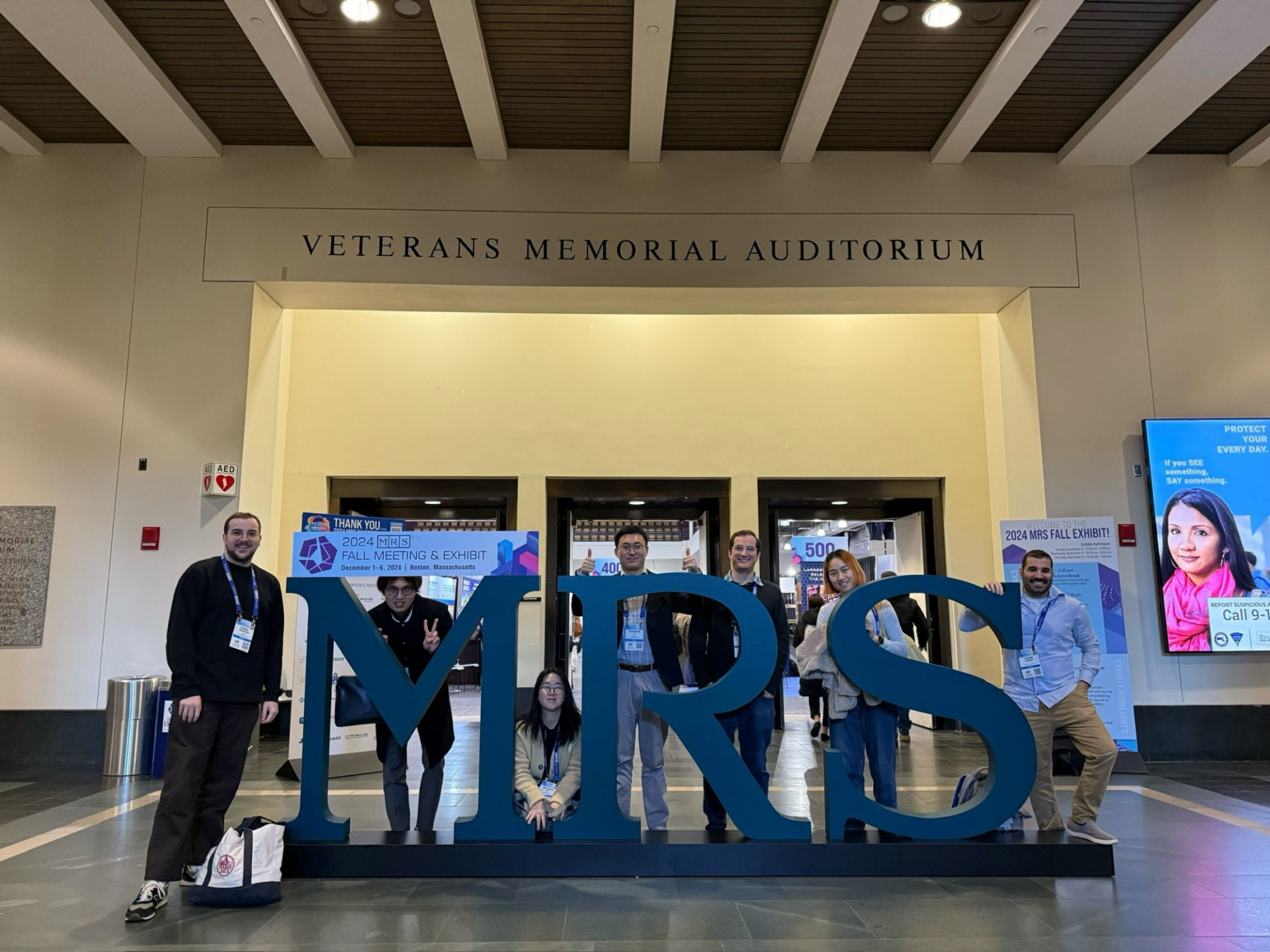 Gang Group Presented Research at Fall MRS Conference | Gang lab @ Columbia